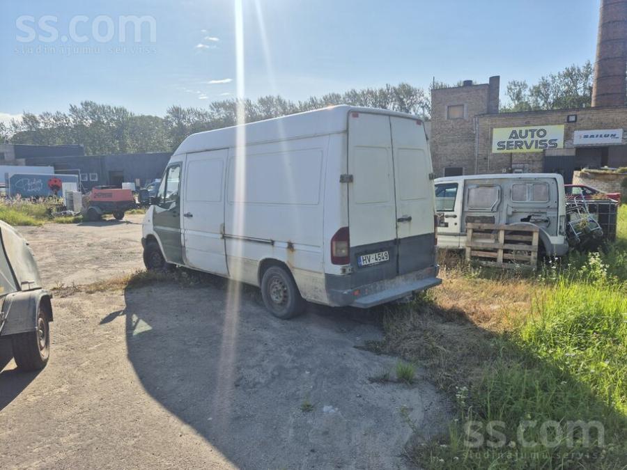White Mercedes-Benz Sprinter 2005 in Bauska, with an engine capacity of 2.20 L and mileage of 0 thousand km for 1650 €, photo 4 on AUTOMOTO.COM.LV