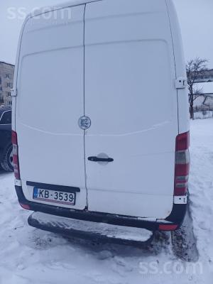 White Mercedes-Benz Sprinter 2007 in Jekabpils, with an engine capacity of 2.20 L and mileage of 385 thousand km for 4500 €, photo 3 on AUTOMOTO.COM.LV
