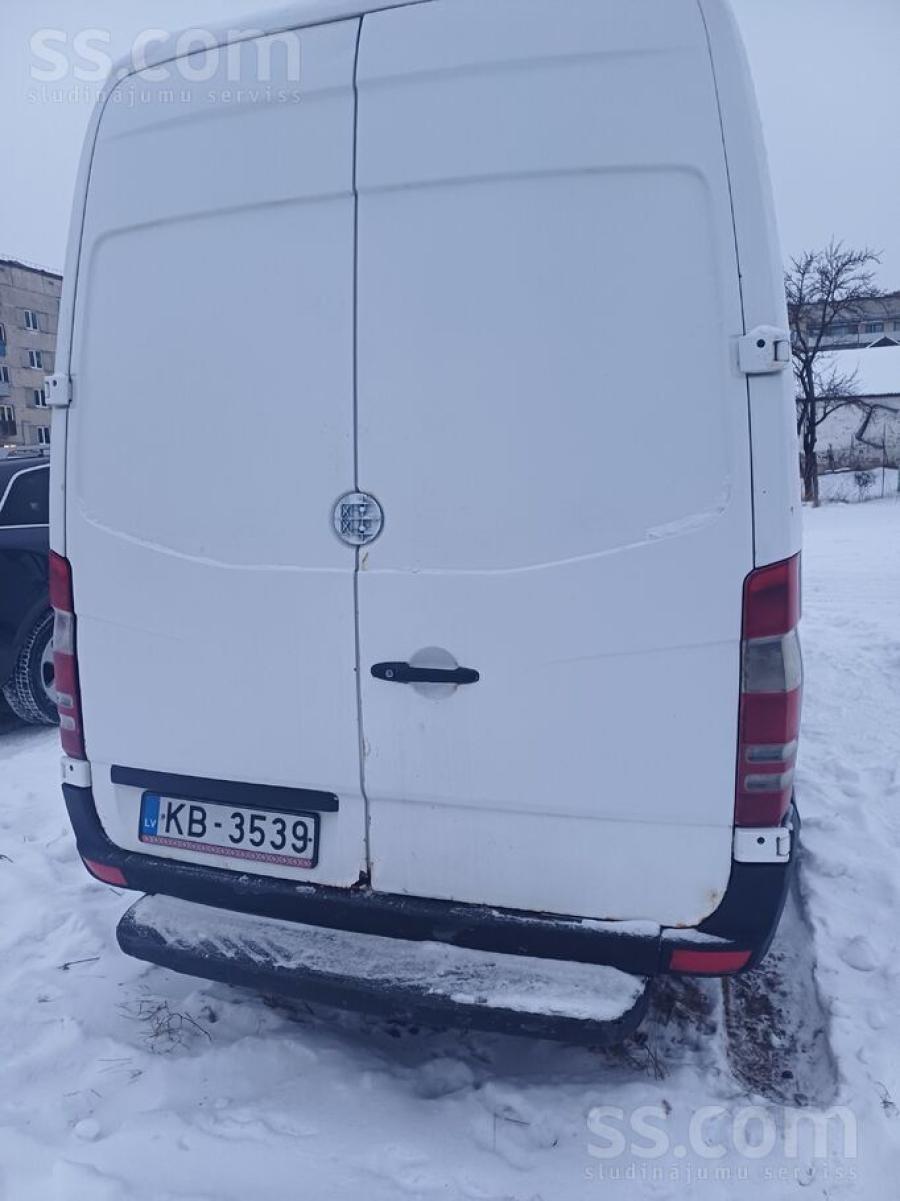 White Mercedes-Benz Sprinter 2007 in Jekabpils, with an engine capacity of 2.20 L and mileage of 385 thousand km for 4500 €, photo 3 on AUTOMOTO.COM.LV