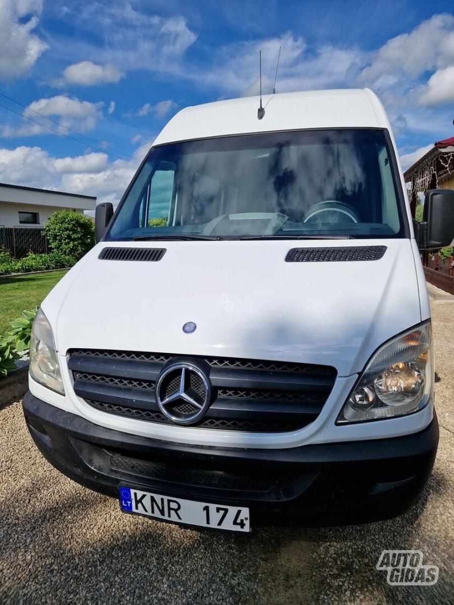 White Mercedes-Benz Sprinter 2007 in Pakruojis, with an engine capacity of 2.20 L and mileage of 715 thousand km for 9000 €, photo 4 on AUTOMOTO.COM.LV