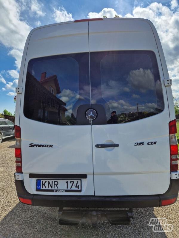 White Mercedes-Benz Sprinter 2007 in Pakruojis, with an engine capacity of 2.20 L and mileage of 715 thousand km for 9000 €, photo 5 on AUTOMOTO.COM.LV
