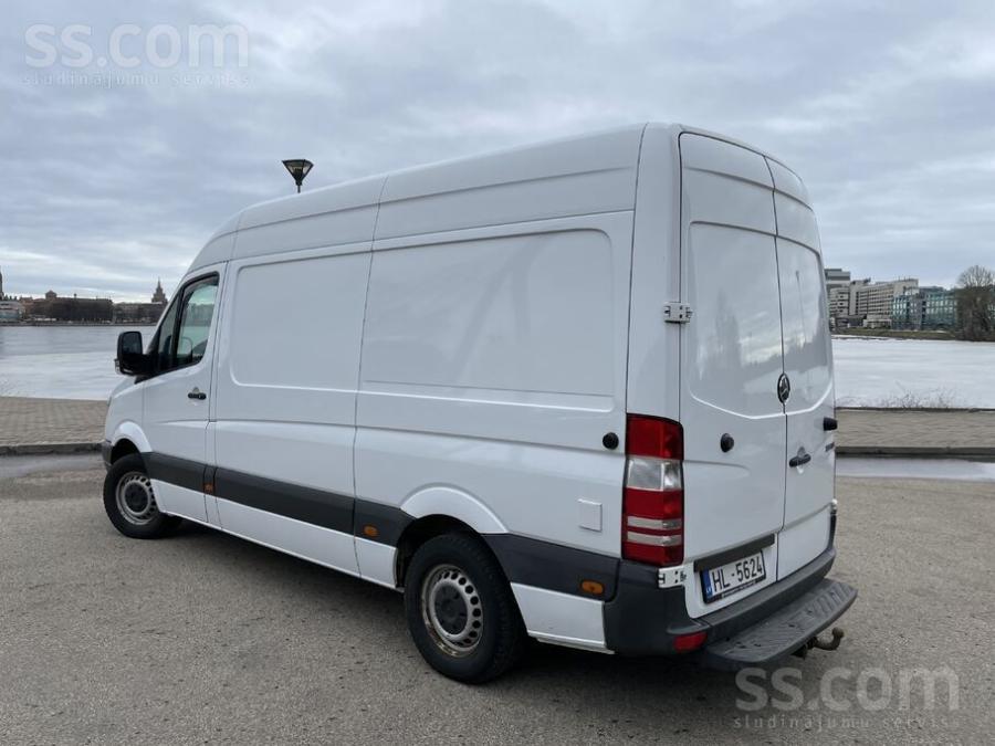 White Mercedes-Benz Sprinter 2007 in Riga, with an engine capacity of 2.20 L and mileage of 209 thousand km for 8900 €, photo 5 on AUTOMOTO.COM.LV