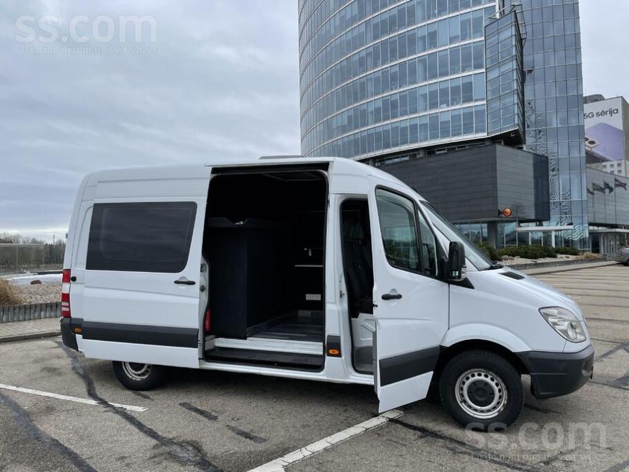 White Mercedes-Benz Sprinter 2007 in Riga, with an engine capacity of 2.20 L and mileage of 209 thousand km for 8900 €, photo 9 on AUTOMOTO.COM.LV
