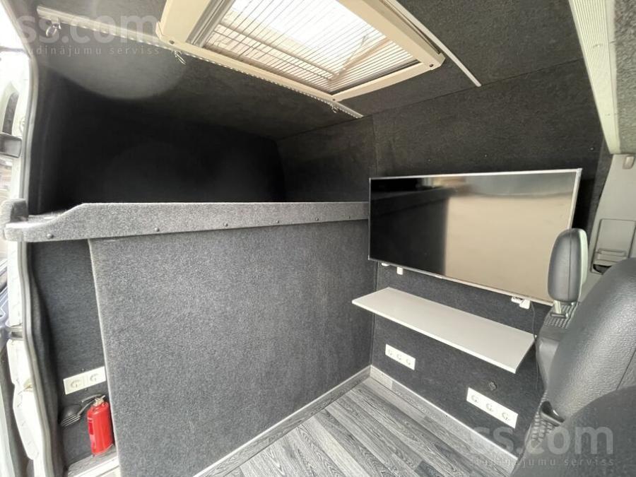 White Mercedes-Benz Sprinter 2007 in Riga, with an engine capacity of 2.20 L and mileage of 209 thousand km for 8900 €, photo 11 on AUTOMOTO.COM.LV