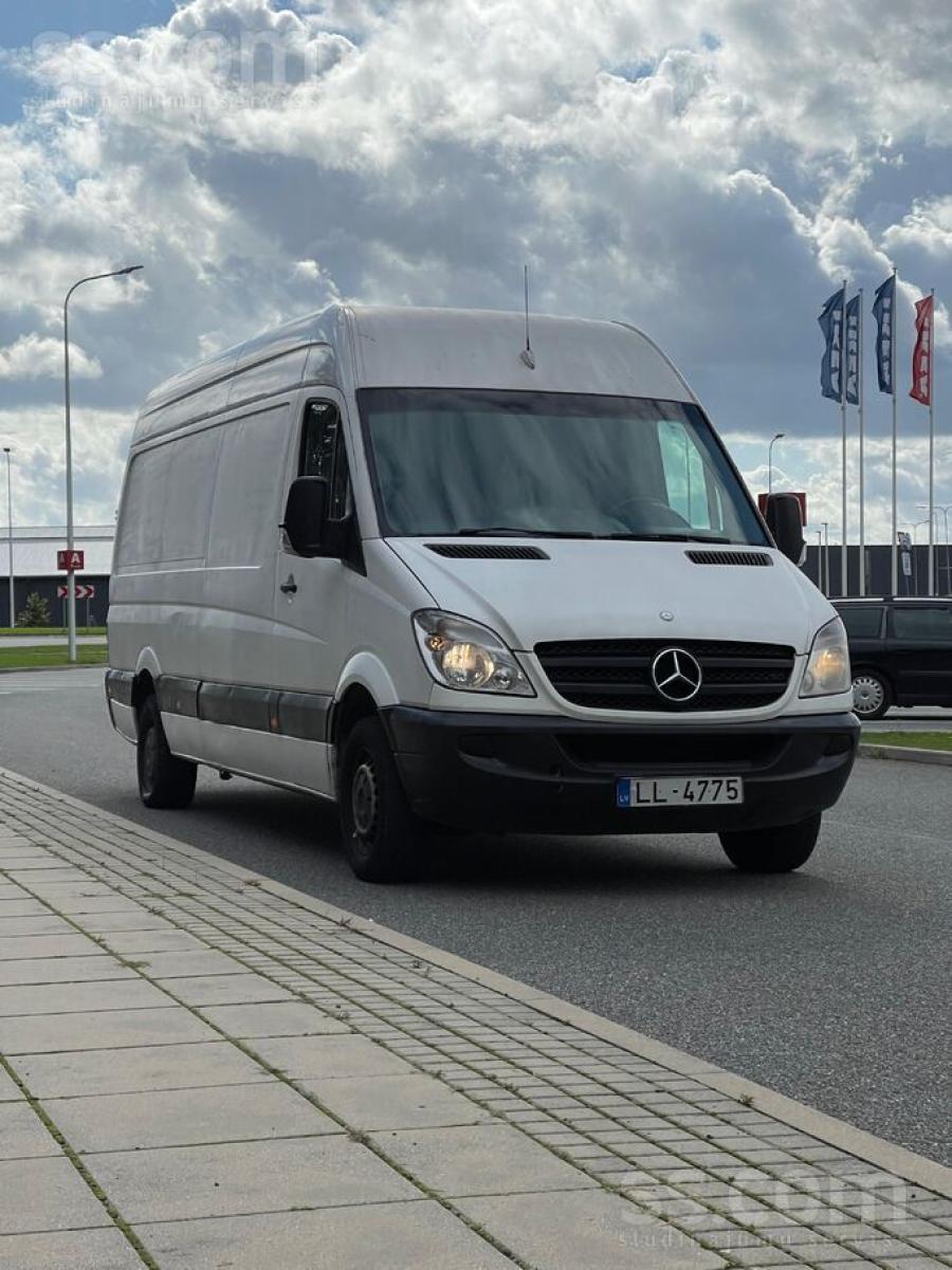 White Mercedes-Benz Sprinter 2007 in Riga, with an engine capacity of 2.20 L and mileage of 310 thousand km for 3000 €, photo 3 on AUTOMOTO.COM.LV