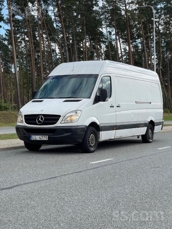 White Mercedes-Benz Sprinter 2007 in Riga, with an engine capacity of 2.20 L and mileage of 310 thousand km for 3000 €, photo 4 on AUTOMOTO.COM.LV