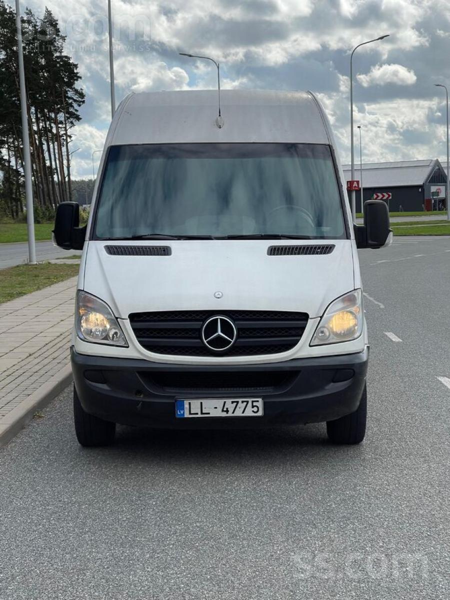 White Mercedes-Benz Sprinter 2007 in Riga, with an engine capacity of 2.20 L and mileage of 310 thousand km for 3000 €, photo 6 on AUTOMOTO.COM.LV