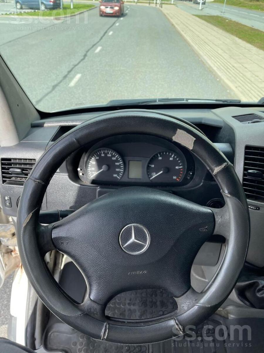 White Mercedes-Benz Sprinter 2007 in Riga, with an engine capacity of 2.20 L and mileage of 310 thousand km for 3000 €, photo 7 on AUTOMOTO.COM.LV