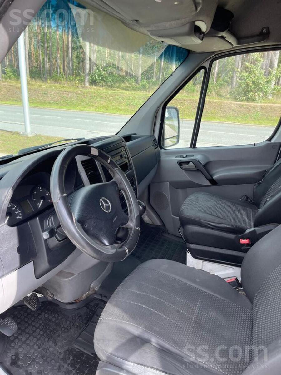 White Mercedes-Benz Sprinter 2007 in Riga, with an engine capacity of 2.20 L and mileage of 310 thousand km for 3000 €, photo 9 on AUTOMOTO.COM.LV