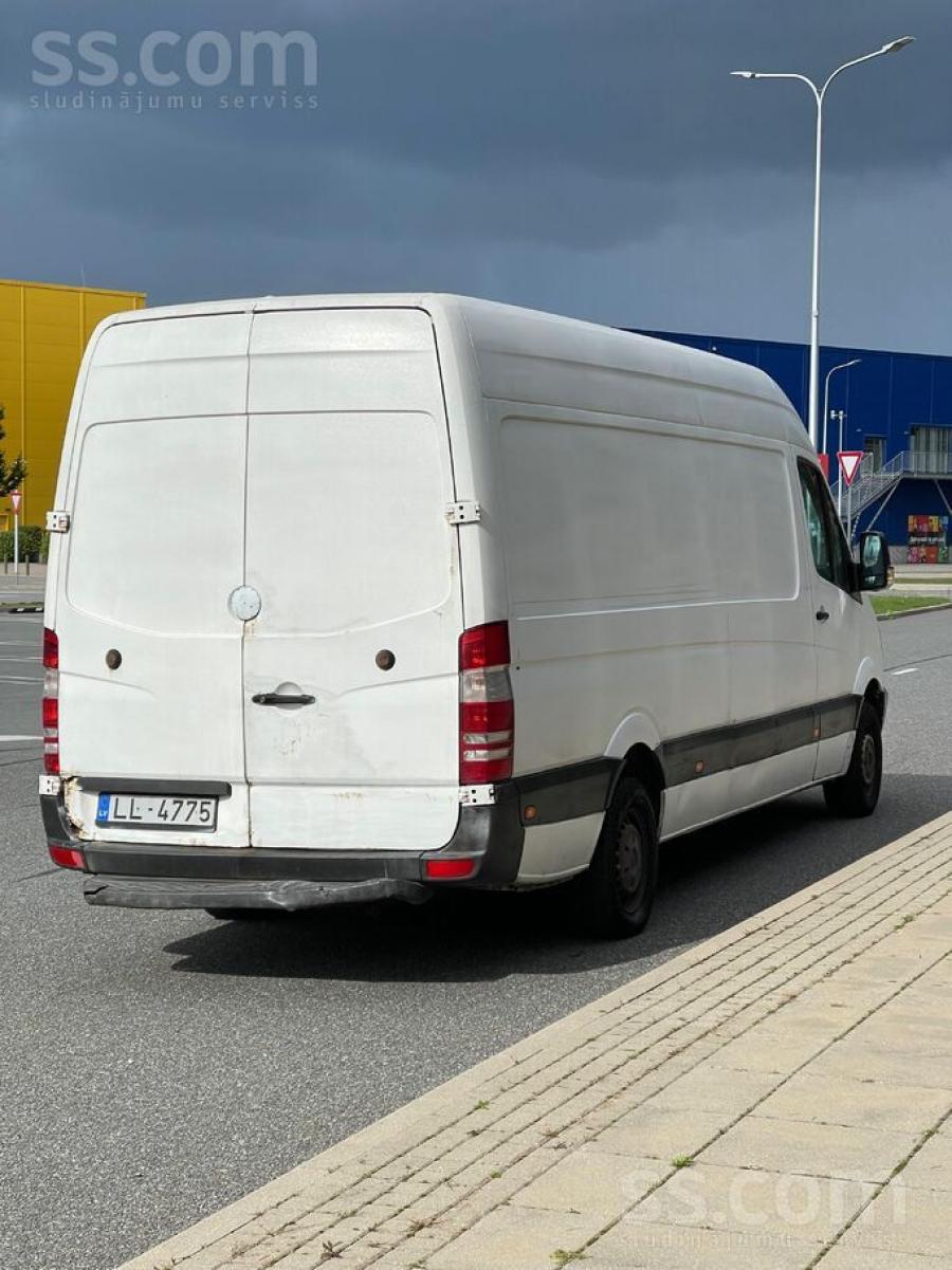 White Mercedes-Benz Sprinter 2007 in Riga, with an engine capacity of 2.20 L and mileage of 310 thousand km for 3000 €, photo 13 on AUTOMOTO.COM.LV