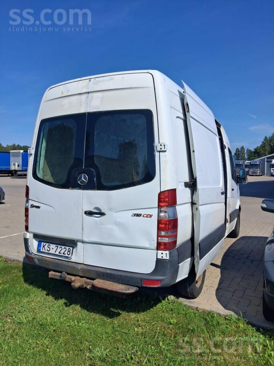 Balts Mercedes-Benz Sprinter 2007 Jūrmala, ar dzinēja tilpumu 3.00 L un nobraukumu 341 tūkst. km par 3900 €, foto 3 vietnē AUTOMOTO.COM.LV