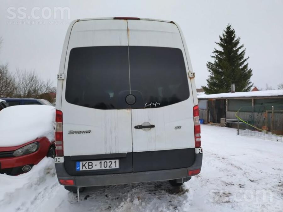White Mercedes-Benz Sprinter 2008 in Cesis, with an engine capacity of 2.10 L and mileage of 479 thousand km for 5000 €, photo 3 on AUTOMOTO.COM.LV
