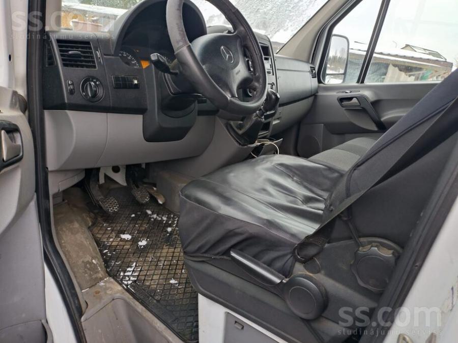 White Mercedes-Benz Sprinter 2008 in Cesis, with an engine capacity of 2.10 L and mileage of 479 thousand km for 5000 €, photo 11 on AUTOMOTO.COM.LV