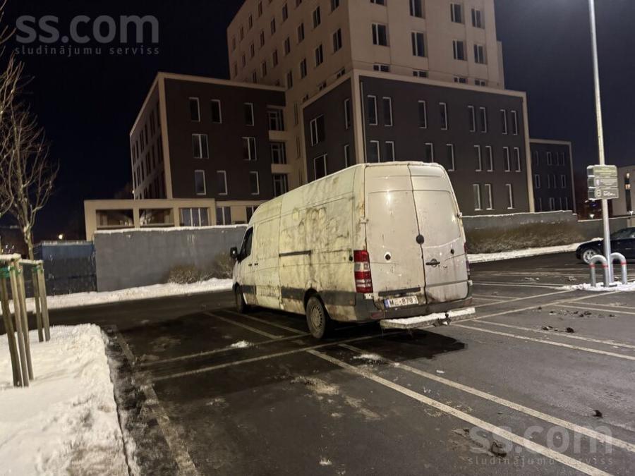 White Mercedes-Benz Sprinter 2009 in Jelgava, with an engine capacity of 2.20 L and mileage of 570 thousand km for 3800 €, photo 4 on AUTOMOTO.COM.LV