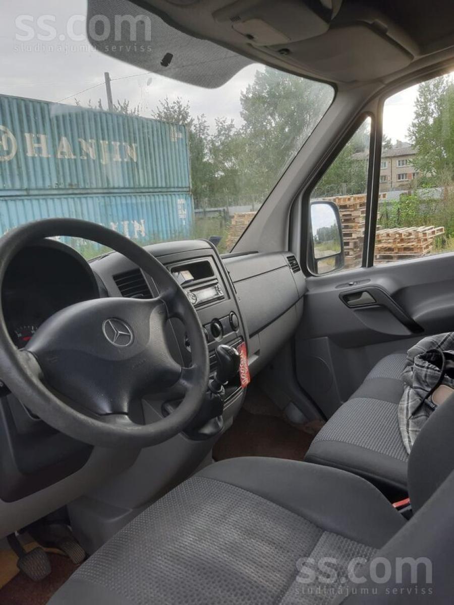 Balts Mercedes-Benz Sprinter 2010 Rīga, ar dzinēja tilpumu 2.20 L un nobraukumu 330 tūkst. km par 6000 €, foto 3 vietnē AUTOMOTO.COM.LV