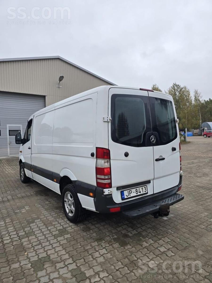 White Mercedes-Benz Sprinter 2010 in Riga, with an engine capacity of 3.00 L and mileage of 333 thousand km for 6851 €, photo 4 on AUTOMOTO.COM.LV