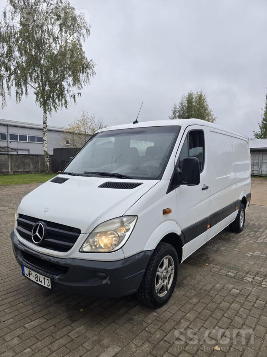 White Mercedes-Benz Sprinter 2010 in Riga, with an engine capacity of 3.00 L and mileage of 333 thousand km for 6851 €, photo 5 on AUTOMOTO.COM.LV