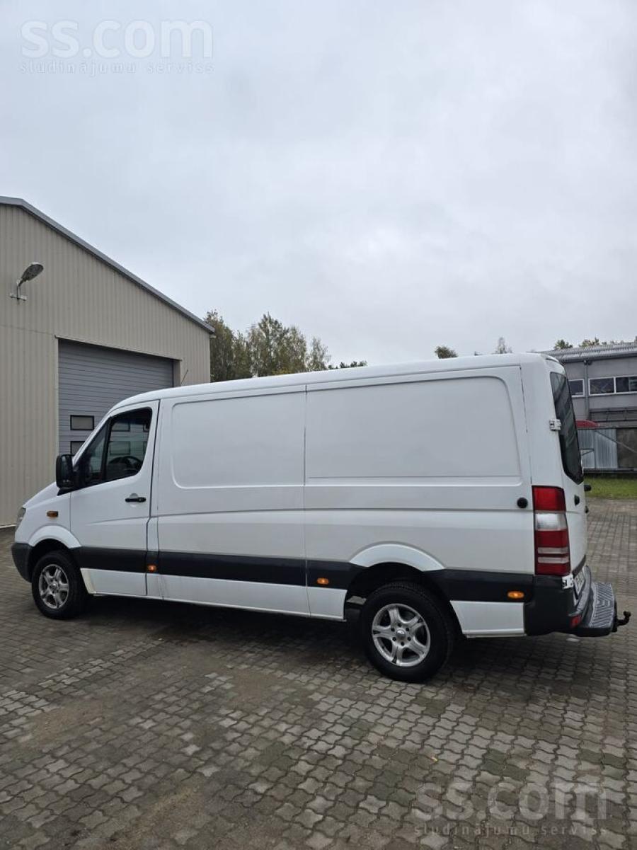 White Mercedes-Benz Sprinter 2010 in Riga, with an engine capacity of 3.00 L and mileage of 333 thousand km for 6851 €, photo 7 on AUTOMOTO.COM.LV
