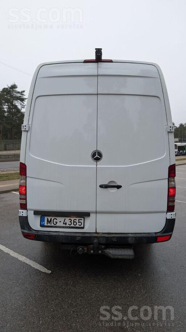 White Mercedes-Benz Sprinter 2011 in Riga, with an engine capacity of 3.00 L and mileage of 547 thousand km for 5250 €, photo 4 on AUTOMOTO.COM.LV
