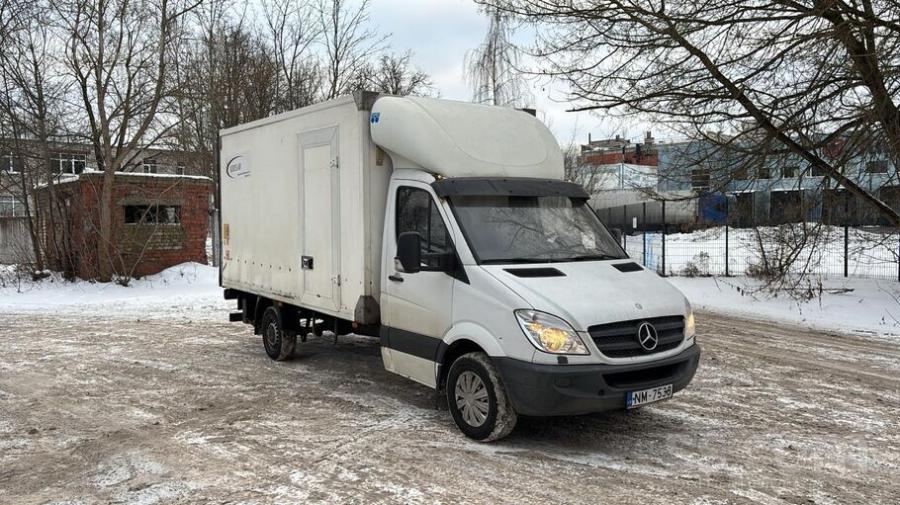 White Mercedes-Benz Sprinter 2011 in Riga, with an engine capacity of 2.10 L and mileage of 388 thousand km for 5000 €, photo 3 on AUTOMOTO.COM.LV