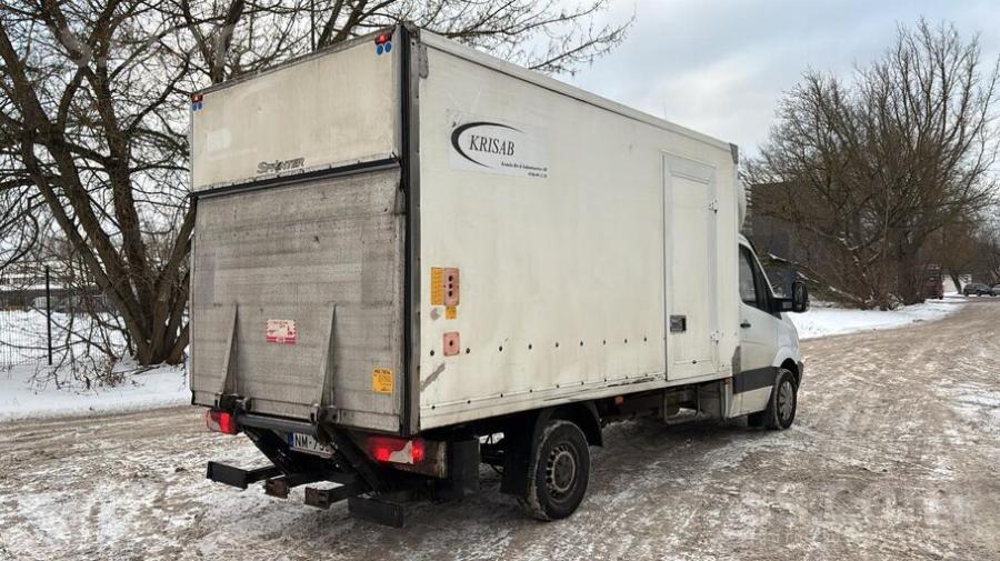 White Mercedes-Benz Sprinter 2011 in Riga, with an engine capacity of 2.10 L and mileage of 388 thousand km for 5000 €, photo 4 on AUTOMOTO.COM.LV