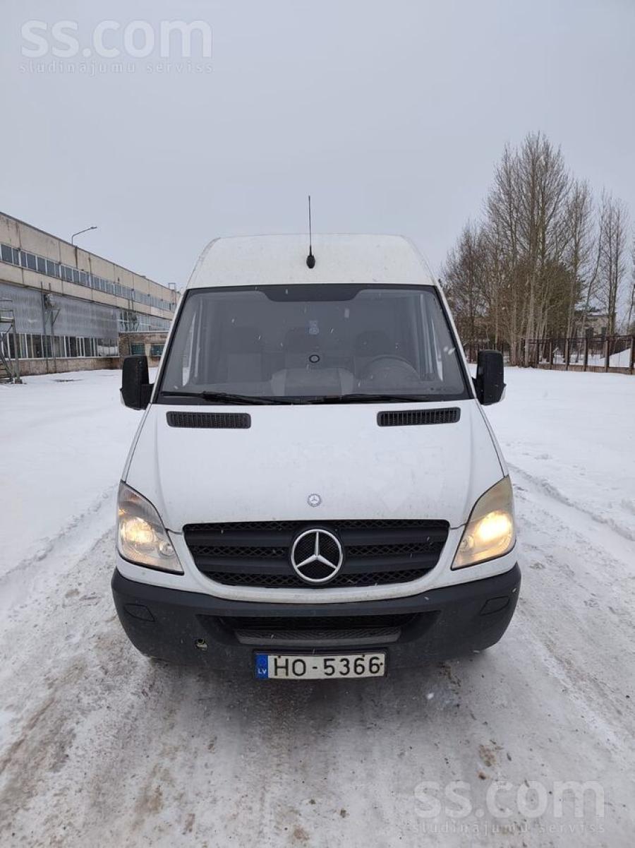 Balts Mercedes-Benz Sprinter 2011 Liepāja, ar dzinēja tilpumu 2.20 L un nobraukumu 705 tūkst. km par 3100 €, foto 3 vietnē AUTOMOTO.COM.LV