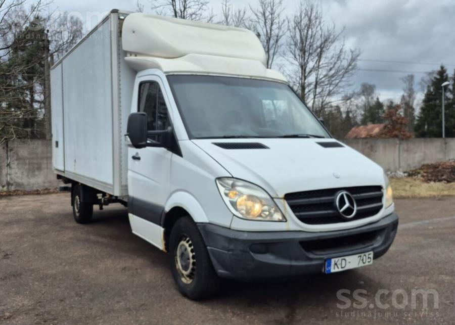 Balts Mercedes-Benz Sprinter 2011 Rīga, ar dzinēja tilpumu 2.10 L un nobraukumu 282 tūkst. km par 8000 €, foto 1 vietnē AUTOMOTO.COM.LV