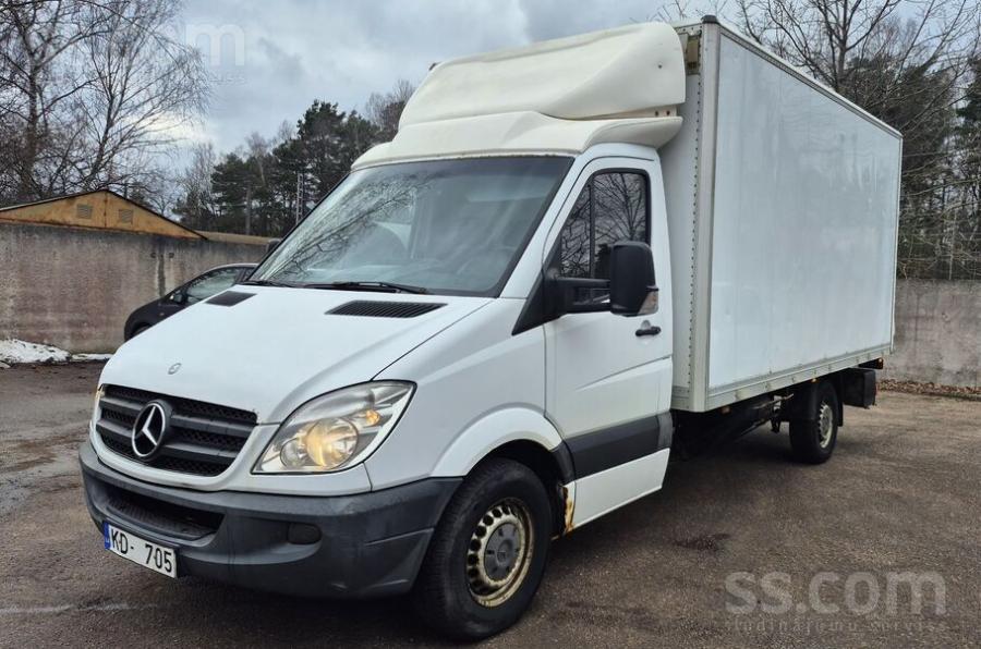 Balts Mercedes-Benz Sprinter 2011 Rīga, ar dzinēja tilpumu 2.10 L un nobraukumu 282 tūkst. km par 8000 €, foto 3 vietnē AUTOMOTO.COM.LV
