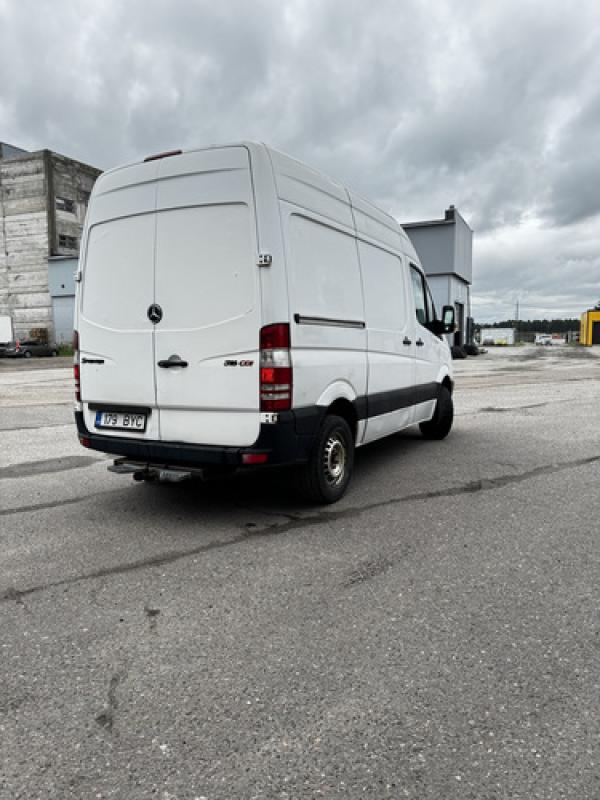 White Mercedes-Benz Sprinter 2011 in Tallinn, with an engine capacity of 2.20 L and mileage of 308 thousand km for 5390 €, photo 2 on AUTOMOTO.COM.LV