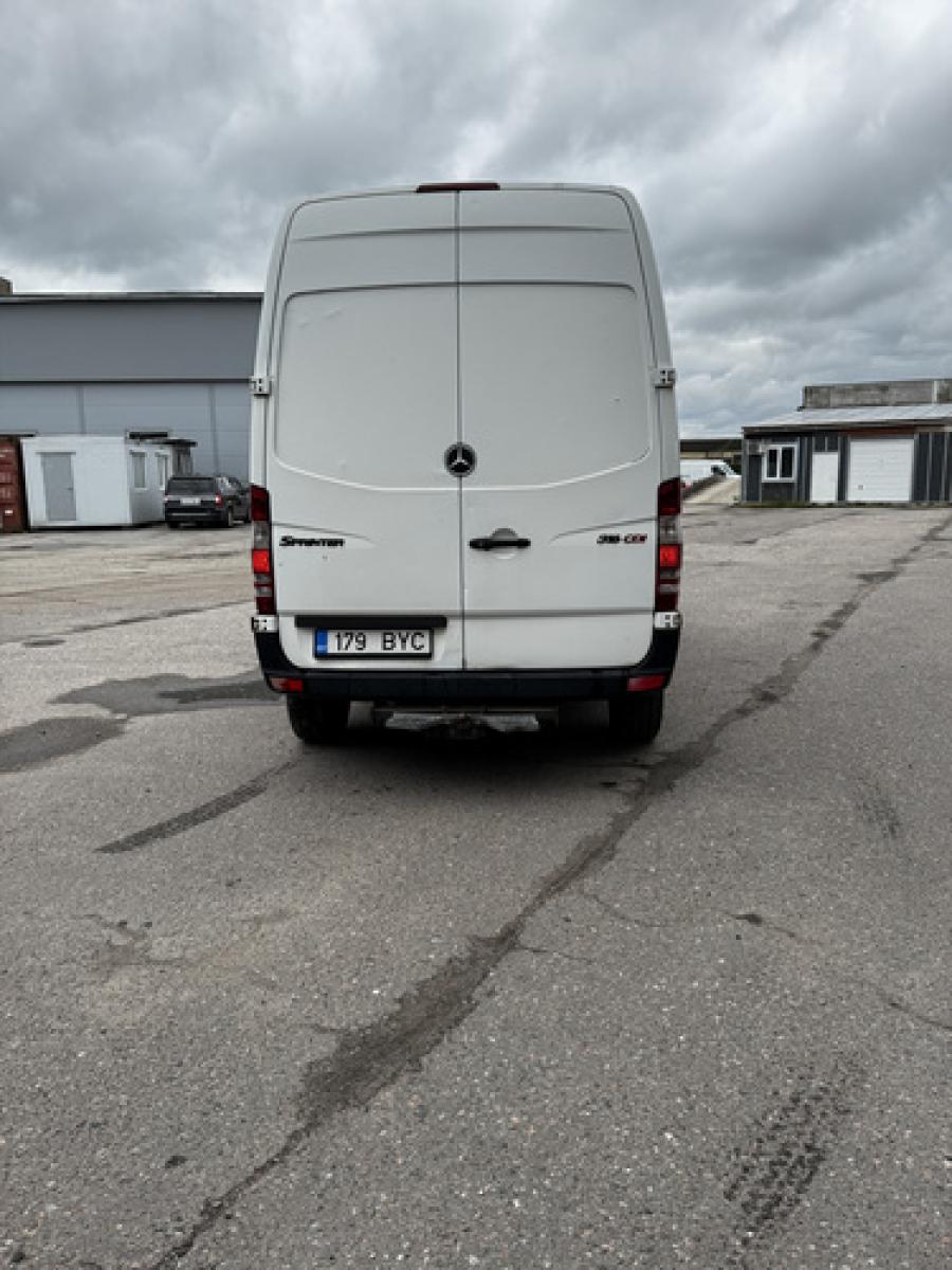 White Mercedes-Benz Sprinter 2011 in Tallinn, with an engine capacity of 2.20 L and mileage of 308 thousand km for 5390 €, photo 4 on AUTOMOTO.COM.LV