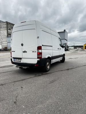 White Mercedes-Benz Sprinter 2011 in Tallinn, with an engine capacity of 2.20 L and mileage of 308 thousand km for 5390 €, photo 9 on AUTOMOTO.COM.LV
