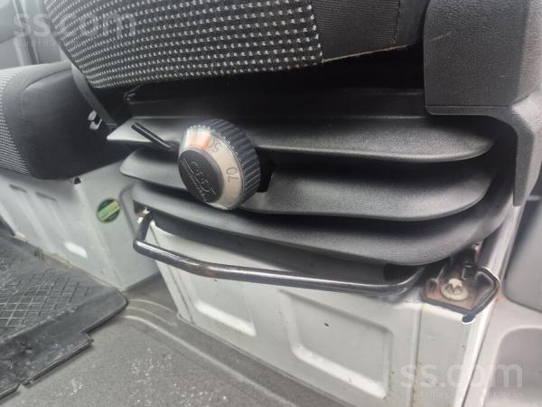 White Mercedes-Benz Sprinter 2011 in Riga, with an engine capacity of 2.20 L and mileage of 313 thousand km for 9500 €, photo 5 on AUTOMOTO.COM.LV