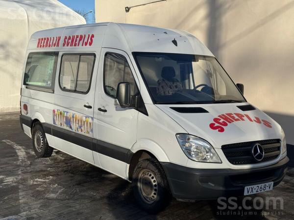 Balts Mercedes-Benz Sprinter 2012 Rīga, ar dzinēja tilpumu 2.10 L un nobraukumu 142 tūkst. km par 15990 €, foto 4 vietnē AUTOMOTO.COM.LV