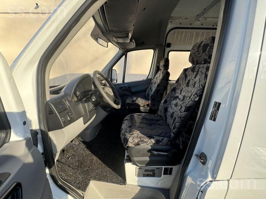 Balts Mercedes-Benz Sprinter 2012 Rīga, ar dzinēja tilpumu 2.10 L un nobraukumu 142 tūkst. km par 15990 €, foto 16 vietnē AUTOMOTO.COM.LV