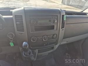 White Mercedes-Benz Sprinter 2012 in Riga, with an engine capacity of 2.20 L and mileage of 570 thousand km for 4600 €, photo 4 on AUTOMOTO.COM.LV