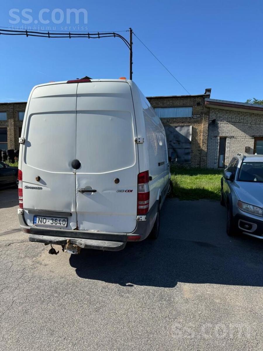 Balts Mercedes-Benz Sprinter 2012 Rīga, ar dzinēja tilpumu 2.20 L un nobraukumu 424 tūkst. km par 2390 €, foto 3 vietnē AUTOMOTO.COM.LV