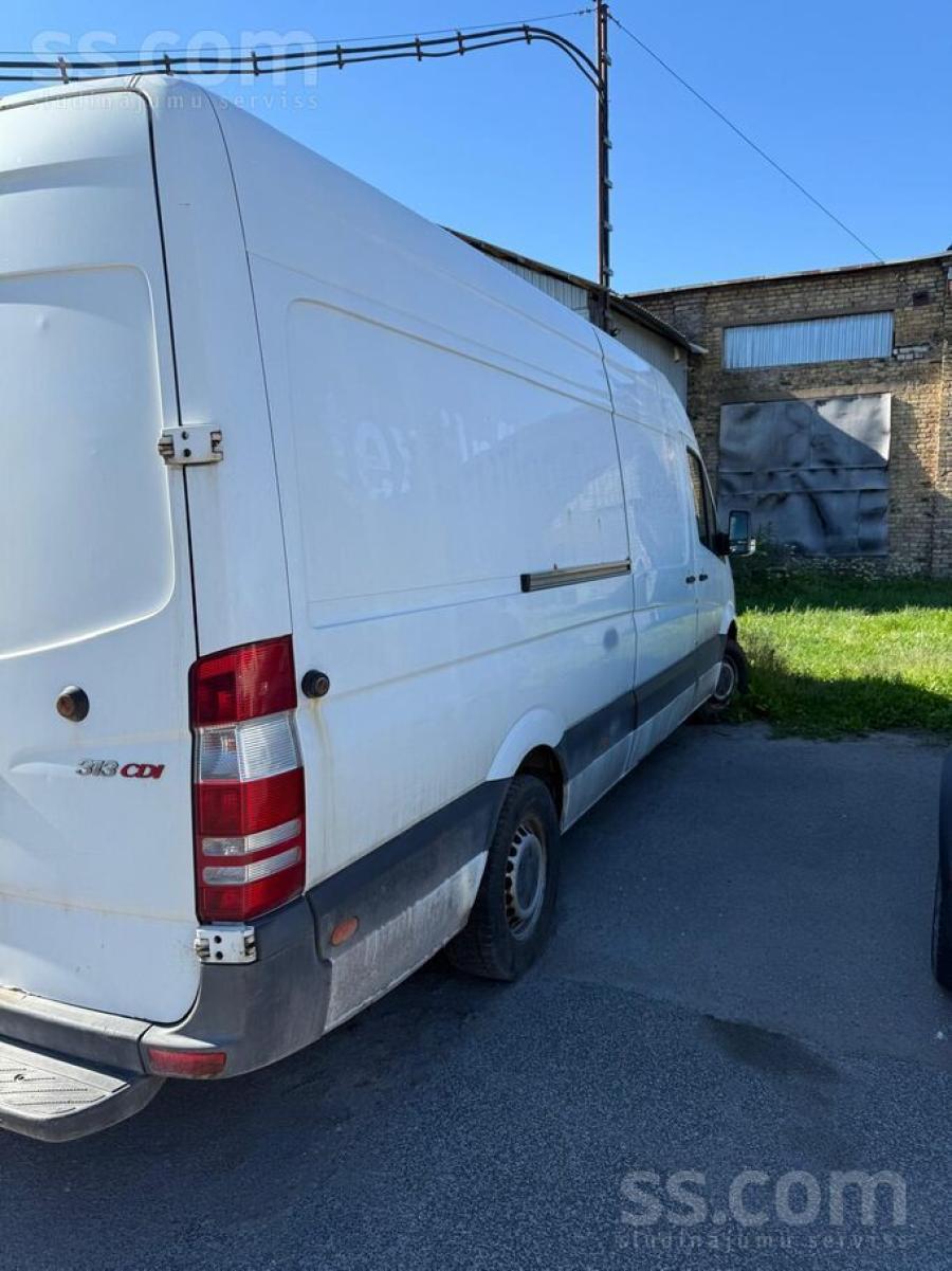 Balts Mercedes-Benz Sprinter 2012 Rīga, ar dzinēja tilpumu 2.20 L un nobraukumu 424 tūkst. km par 2390 €, foto 7 vietnē AUTOMOTO.COM.LV