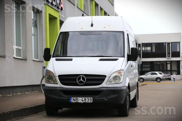 Balts Mercedes-Benz Sprinter 2013 Rīga, ar dzinēja tilpumu 2.20 L un nobraukumu 441 tūkst. km par 7495 €, foto 1 vietnē AUTOMOTO.COM.LV
