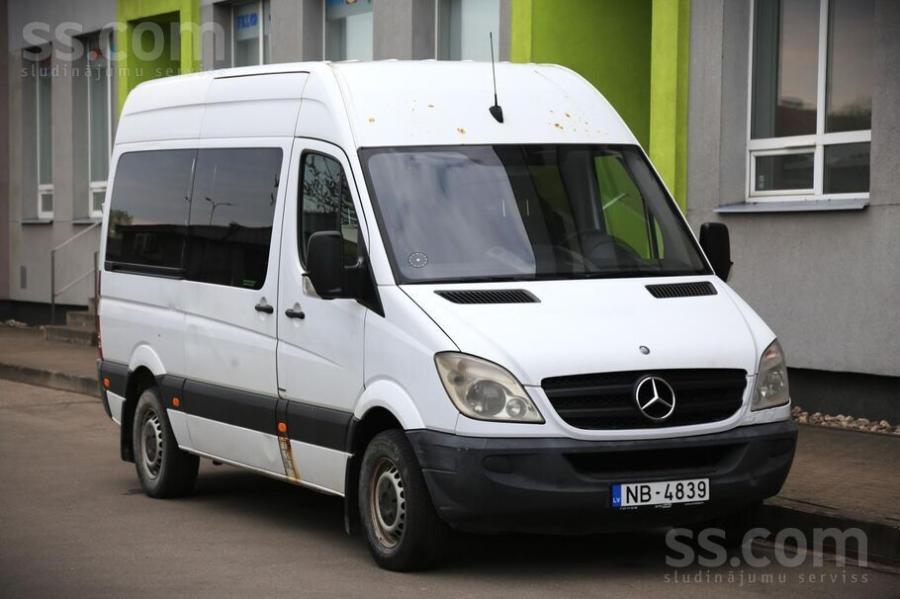 White Mercedes-Benz Sprinter 2013 in Riga, with an engine capacity of 2.20 L and mileage of 441 thousand km for 7495 €, photo 5 on AUTOMOTO.COM.LV