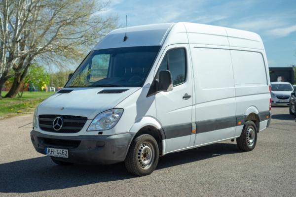 White Mercedes-Benz Sprinter 2013 in Riga, with an engine capacity of 2.20 L and mileage of 417 thousand km for 4500 €, photo 1 on AUTOMOTO.COM.LV
