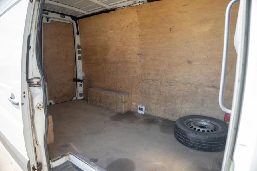 Balts Mercedes-Benz Sprinter 2013 Rīga, ar dzinēja tilpumu 2.20 L un nobraukumu 417 tūkst. km par 4500 €, foto 18 vietnē AUTOMOTO.COM.LV