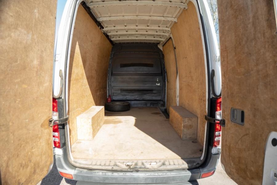 Balts Mercedes-Benz Sprinter 2013 Rīga, ar dzinēja tilpumu 2.20 L un nobraukumu 417 tūkst. km par 4500 €, foto 20 vietnē AUTOMOTO.COM.LV