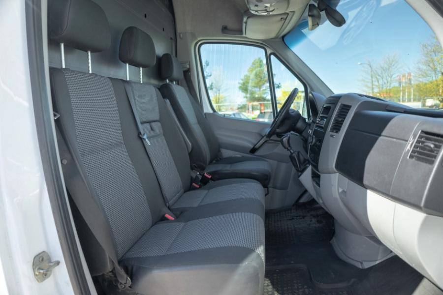 Balts Mercedes-Benz Sprinter 2013 Rīga, ar dzinēja tilpumu 2.20 L un nobraukumu 417 tūkst. km par 4500 €, foto 22 vietnē AUTOMOTO.COM.LV