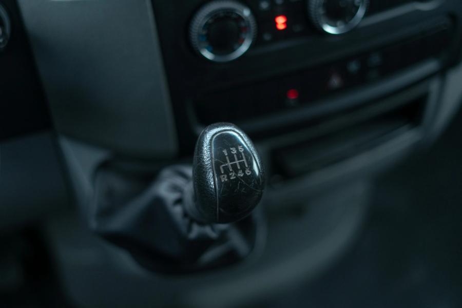 Balts Mercedes-Benz Sprinter 2013 Rīga, ar dzinēja tilpumu 2.20 L un nobraukumu 417 tūkst. km par 4500 €, foto 35 vietnē AUTOMOTO.COM.LV