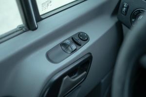 Balts Mercedes-Benz Sprinter 2013 Rīga, ar dzinēja tilpumu 2.20 L un nobraukumu 417 tūkst. km par 4500 €, foto 37 vietnē AUTOMOTO.COM.LV