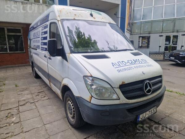Balts Mercedes-Benz Sprinter 2013 Rīga, ar dzinēja tilpumu 2.20 L un nobraukumu 589 tūkst. km par 5300 €, foto 1 vietnē AUTOMOTO.COM.LV