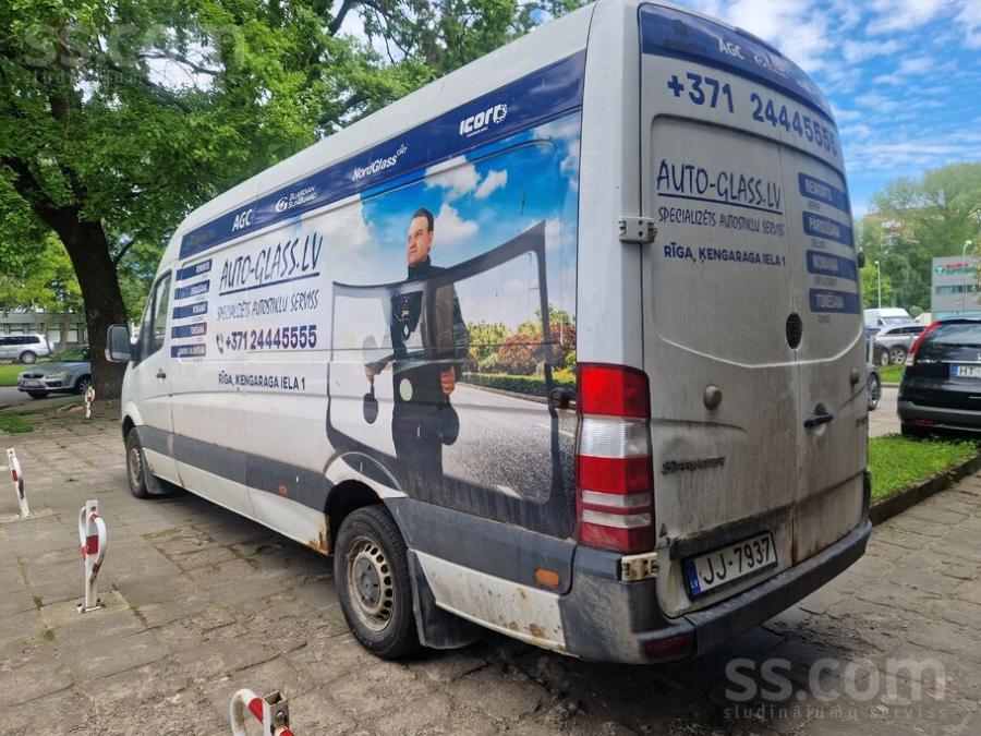 White Mercedes-Benz Sprinter 2013 in Riga, with an engine capacity of 2.20 L and mileage of 589 thousand km for 5300 €, photo 4 on AUTOMOTO.COM.LV