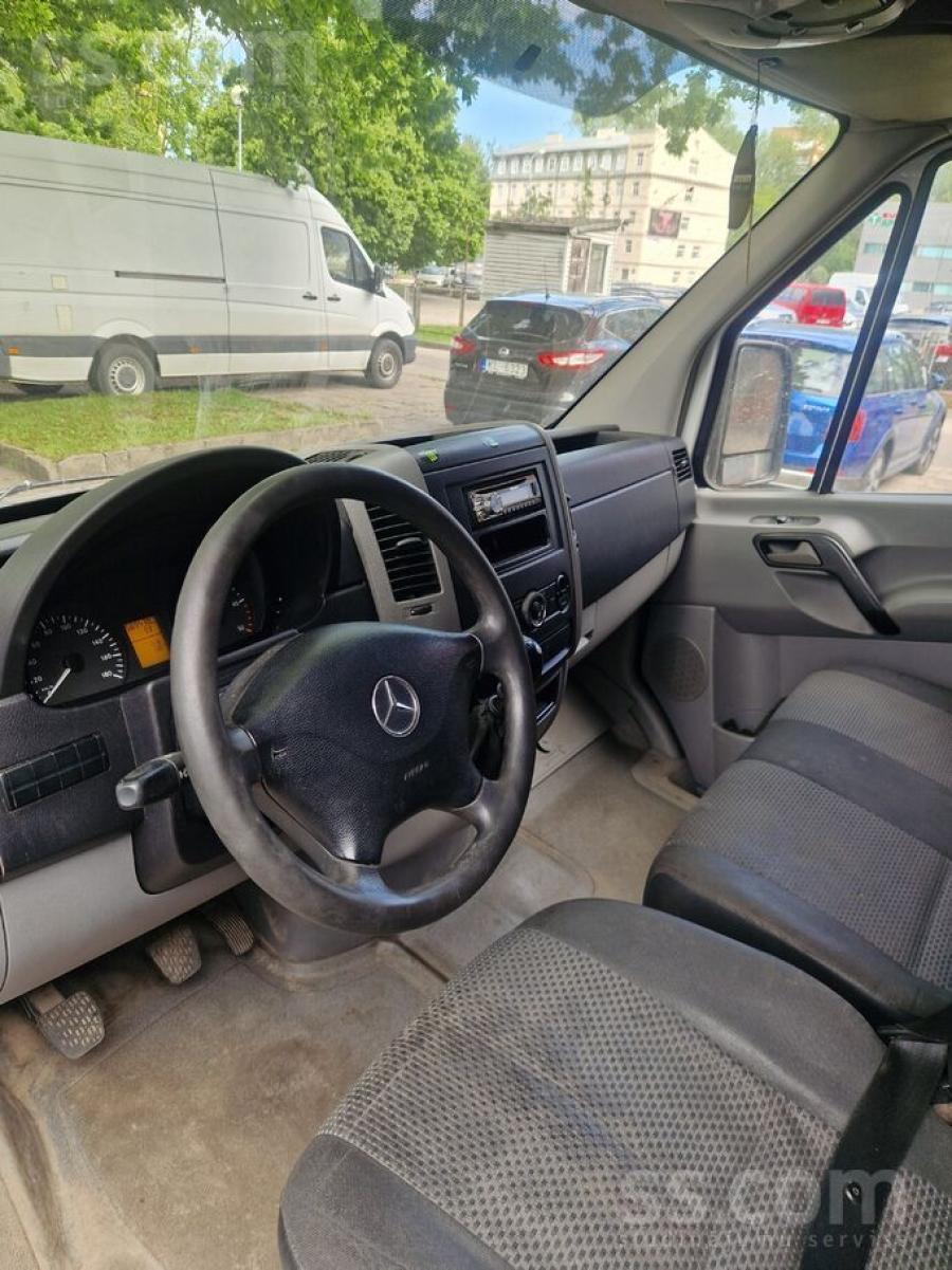 White Mercedes-Benz Sprinter 2013 in Riga, with an engine capacity of 2.20 L and mileage of 589 thousand km for 5300 €, photo 8 on AUTOMOTO.COM.LV