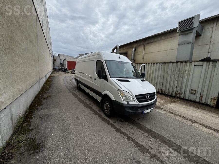 White Mercedes-Benz Sprinter 2013 in Riga, with an engine capacity of 2.20 L and mileage of 210 thousand km for 15500 €, photo 1 on AUTOMOTO.COM.LV