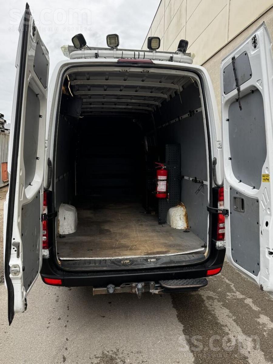 White Mercedes-Benz Sprinter 2013 in Riga, with an engine capacity of 2.20 L and mileage of 210 thousand km for 15500 €, photo 5 on AUTOMOTO.COM.LV